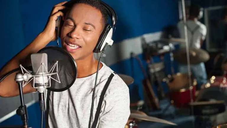 Best Colleges For Vocal Performance [14 Leading Colleges]