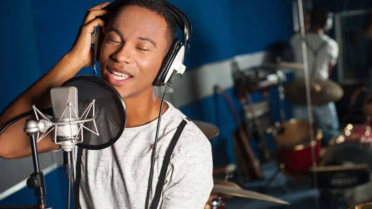 Best Colleges For Vocal Performance [14 Leading Colleges]