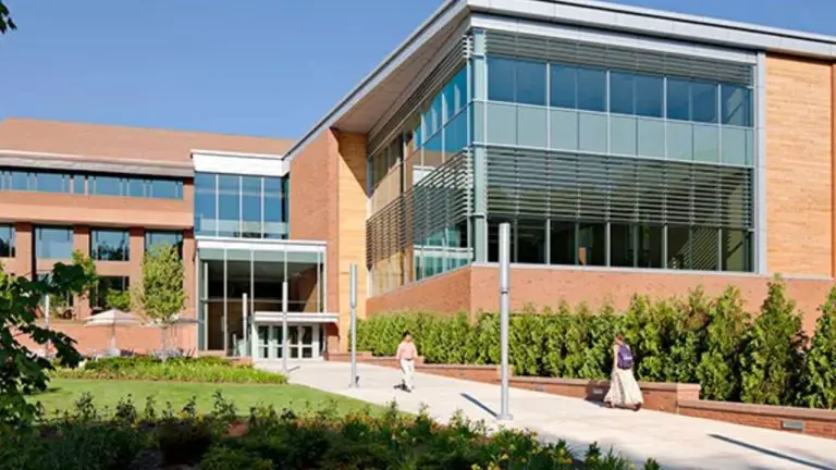 12 Best Community Colleges in Massachusetts