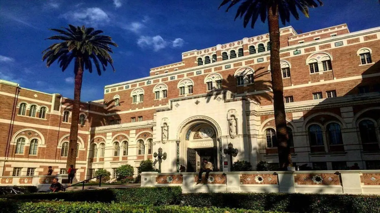 University-for-RR - Outstanding Colleges